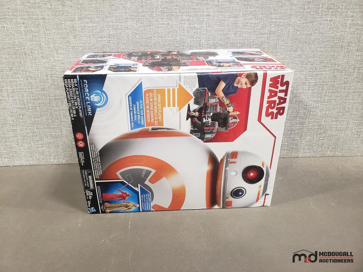 BB8 2-In-1 Mega Playset w/ (2) Small Figures